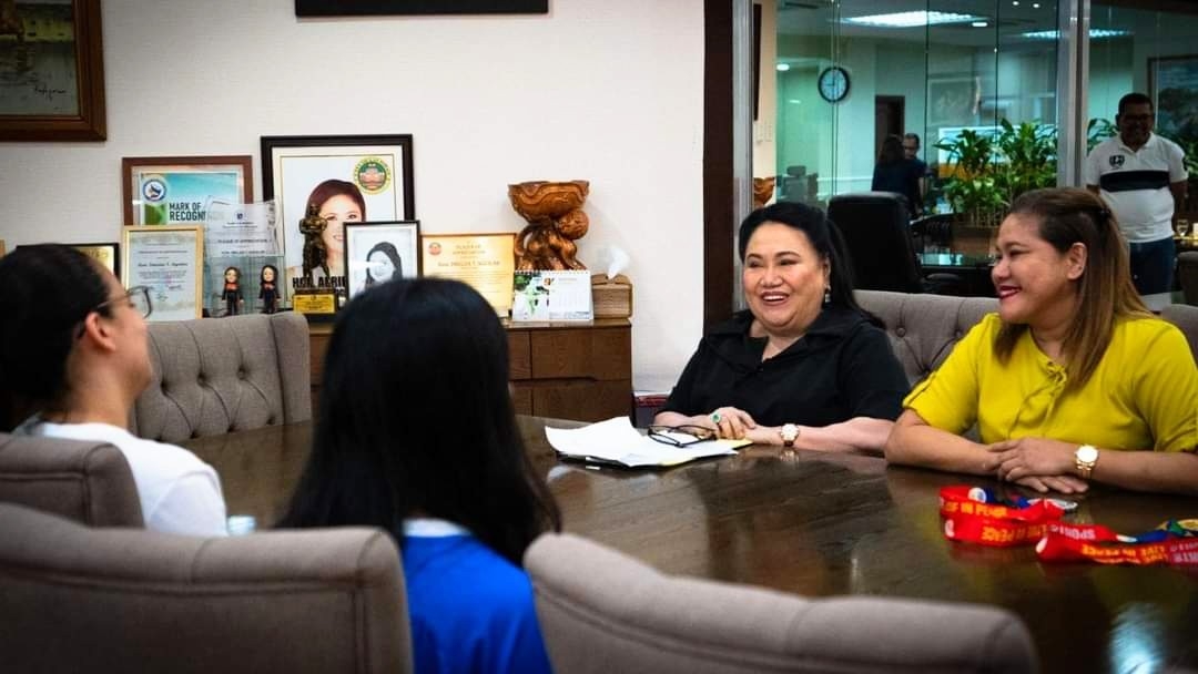 Las Piñas-based 2023 SEA Games medalists commended by Mayor and Vice ...